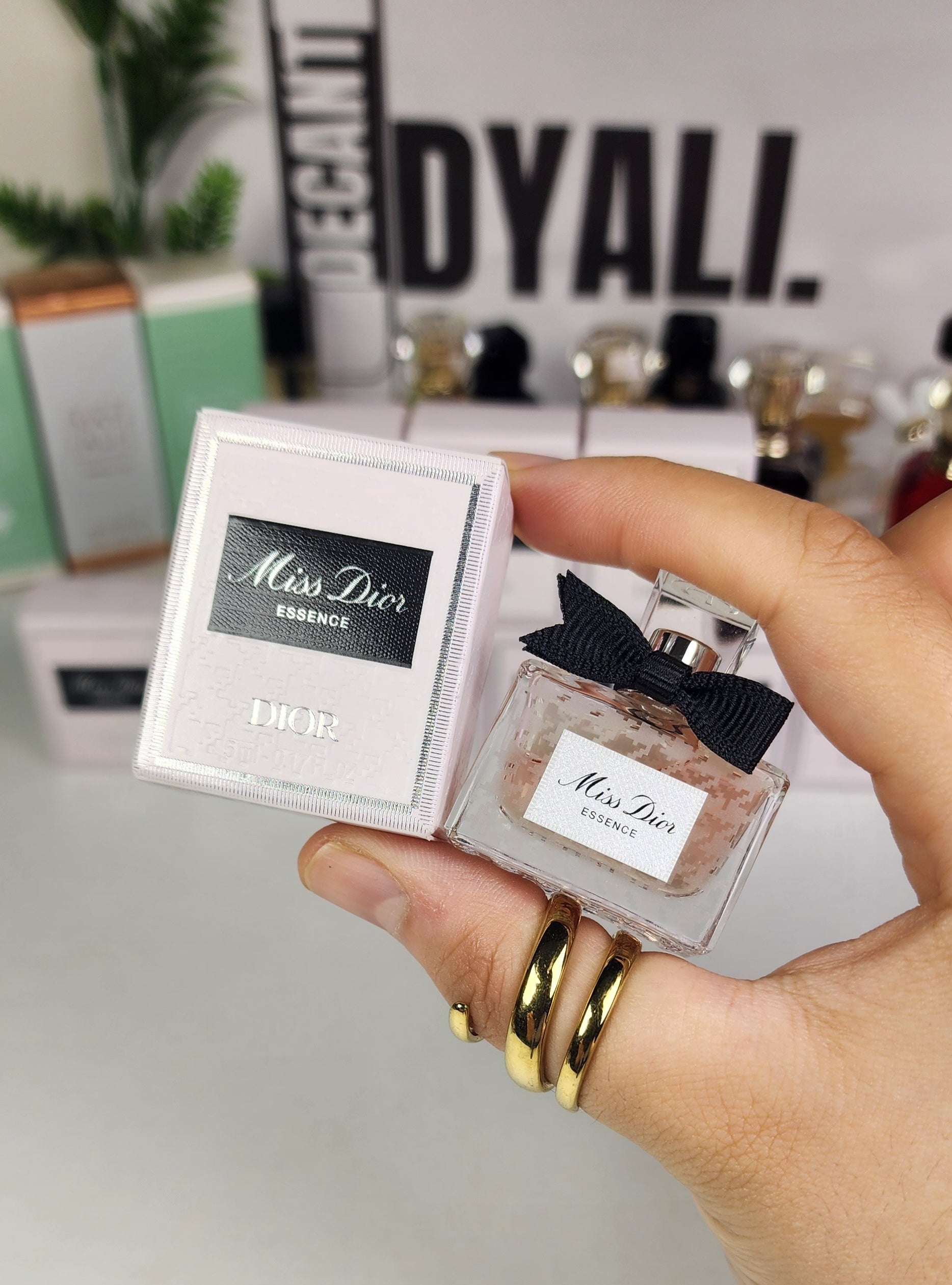 Miniature Miss Dior Essence de Parfum 5ml – DecantDyali